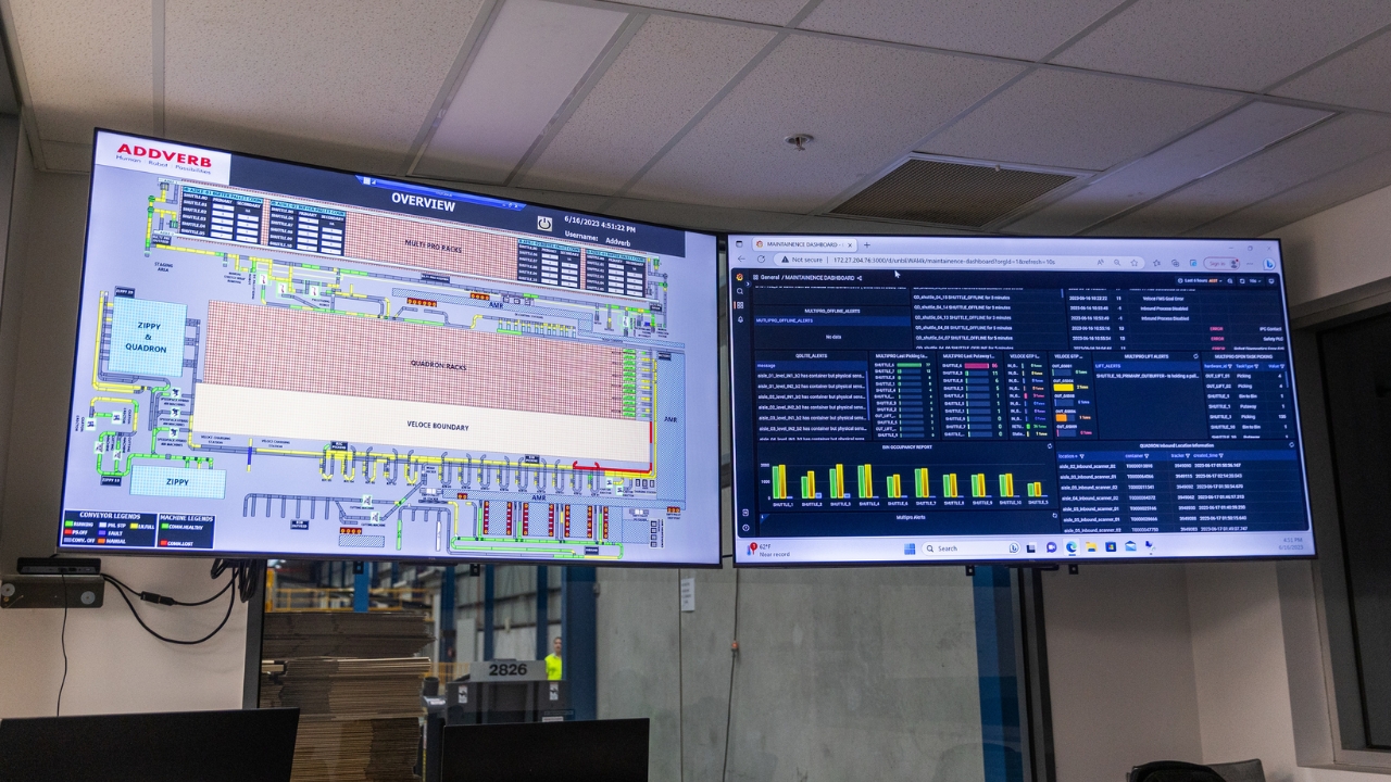 Robotic Fleet Management System VS Fleet Monitoring System