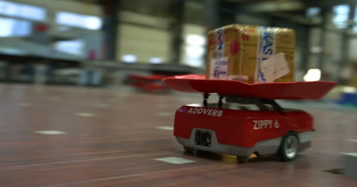 How Robotics In Warehouse Reduces Operational Costs And Maximizes ROI